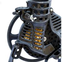China Iron Manual Corn Sheller Machine Efficient Hand Maize Shelling Tool For Farmers for sale
