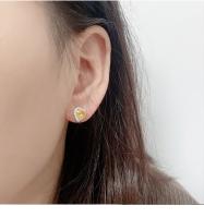 China Europe and Japan Style S925 Sterling Silver Heart-Shaped Earrings with Yellow Diamond for sale