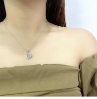 China Unique S925 Sterling Silver Necklace with Austrian Horse Eye Crystal Swan Pendant 2.45g for sale
