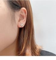 China Wedding/Gift S925 Sterling Silver Snowflake Stud Earrings Necklace Set for Retro Look for sale