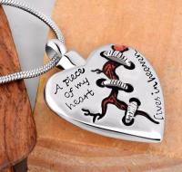 China A Piece of My Heart Lives in Heaven Unique Designs Locket Heart Cremation Urn Necklace for sale