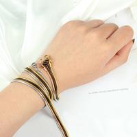 China Gold Titanium Steel Snake Bone Chain Necklace with Simple 316L Stainless Steel Pendant for sale
