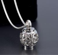 China Forever in Our Thoughts Ashes Holder Necklace with Beautiful Hollow Butterfly Pendant for sale