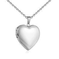 China Unisex Stainless Steel Heart-Shaped Photo Box Pendant Necklace with Engravable Chain for sale