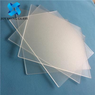 China Toughened Low Iron Solar Glass 1.6-4mm Thickness with 93.6% Light Transmittance for Photovoltaic Panels for sale