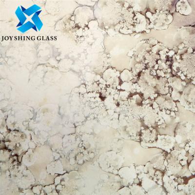 China Golden Antique Mirror Glass Sheets 2-10mm Thickness Custom Sizes 1524x2134mm to 2250x3300mm for sale