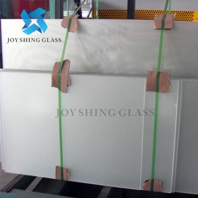 China Ultra Clear Patterned Solar Glass 2mm 4mm with 94.7% Solar Transmittance and Low 7.3% Reflectivity for sale