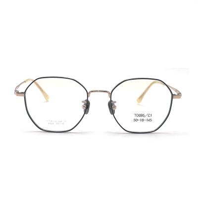 China TD095 Unisex Titanium Frame The Perfect Combination of Style and Durability for sale