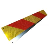 China Highway Safety Yellow Red Color Glass Bead Honey Comb Trailer Truck Chevron Reflectors Custom Printing for sale