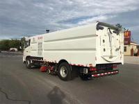 China Dongfeng 9 cbm Water Tank 7 cbm Dust Tank Sweeper Truck 4700mm Wheelbase 190hp for sale
