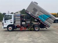 China Versatile Diesel Engine Street Sweeper Vehicle With High Pressure Washing for sale