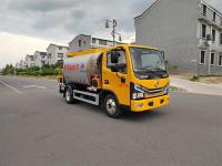China Dongfeng 4000L Asphalt Spray Truck 120HP YC4FA120-30 Engine Intelligent Control for sale