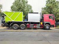 China Sinotruck Howo 8000L Asphalt Synchronous Chip Seal Truck 6x4 Anti Slip Anti Seepage for sale