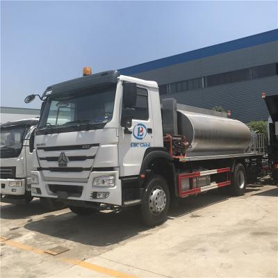 China Sinotruck Howo 10 Cbm 12 Cbm Truck Mounted Bitumen Sprayer Dongfeng Chassis Asphalt Distributor for sale