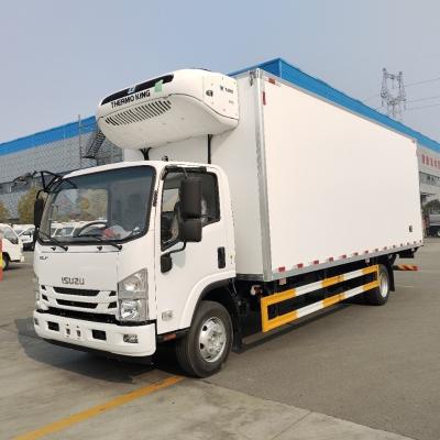 China New ISUZU 700P 190hp Refrigerated Box Truck with Carrier Thermo King Cooling Unit for sale