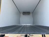 China JAC S9 8-10 Ton Refrigerated Truck 5.2m Box Cummins 160hp Euro 6 for sale