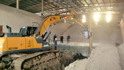 China Compact Pile Driver - Access Confined Sites with Powerful Side Grip Vibro Hammer for sale