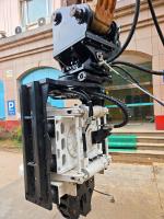 China Side Grip Pile Driver – Low Headroom Operation Capability & Compact Structure Confined Spaces for 25‑32T Excavators for sale