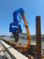 China 12 Meter Side Grip Vibro Hammer For Narrow Working Space for sale