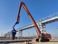 China Photovoltaic Pile Driver For Cement Piles 50-65Ton HITACHI Excavator for sale