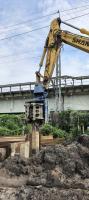 China 35ton SHANTUI 335LC Excavator Side Grip Hydraulic Vibro Hammer for 12M Pile Driver for sale