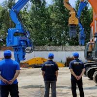 China Hydraulic Piling Vibro Hammer - 385KN Impact Force, 12m Depth Capacity for sale
