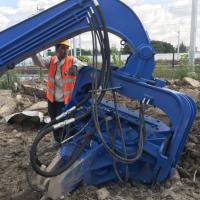 China High-Efficiency 15m Excavator Mounted Pile Driver With Durable Cast Steel Fixture for sale