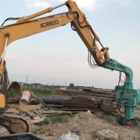 China Medium Weight Pile Driver - Compact Structure & 1900kg Hammer Weight for Efficient Piling for sale