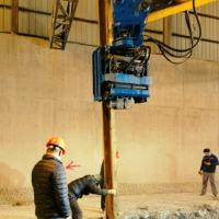 China The Narrow-Space Solution: A Side-Grip Pile Driver with Compact Design for Tight Sites for sale