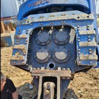 China Four Eccentric Pile Driver – 1064kN High Impact Energy Per Blow + High‑Flow Merging Valve Unit 700L/min For Heavy Construction for sale