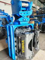 China Full 360 Degree Continuous Rotation China Pile Driver | Bidirectional Tilt Driving Head Factory + Low Headroom Design for sale