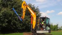 China The Versatile Performer: Hydraulic Hedge & Tree Pruning Machine with Durable Performance for sale