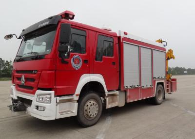 China SINOTRUK HOWO 4x2 Heavy Emergency Rescue Fire Truck with 5 Ton Crane - 228 kW Engine, 5000 kg Load Capacity for sale