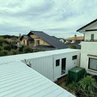 China Modern Luxury 20HC Prefabricated Flat Pack Steel Frame House Container Homes Prefab Tiny Home House ADUs for sale