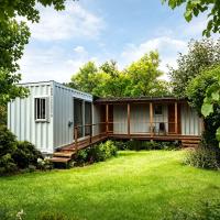 China Modern Luxury 20HC Prefabricated Flat Pack Steel Frame House Container Homes Prefab Tiny Home House ADUs for sale