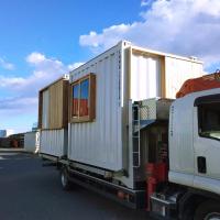 China 10HC High Durability Customizable Outdoor Kiosk Fast Build Steel Frame Modular Container Houses Prefab Container Shops Coffee for sale