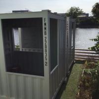 China 10HC High Durability Customizable Outdoor Kiosk Fast Build Steel Frame Modular Container Houses Prefab Container Shops Coffee for sale