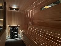 China 20GP Mobile Sauna Container House Sauna Room Waterproof Insulated Steel Structure for Resort Backyard Spa Relaxation Use for sale