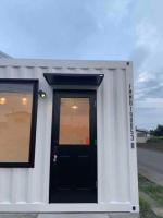 China FOREMOST 40HC Outdoor Prefab Beauty Salon Studio Mobile Commercial Cabin Commercial Use Container House for sale