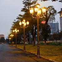 China Modern LED Solar Garden Lights Repair European Courtyard Lamp 2m 4.5m Ip65 for sale