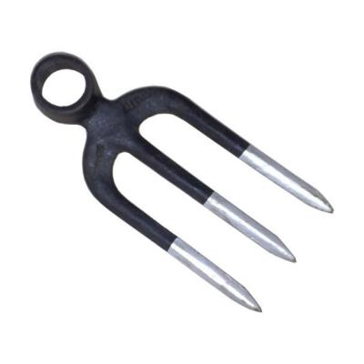 China Carbon Steel Forged Garden Fork Hoe 3 Tines Round Hole Eye Farming Digging Tool for sale