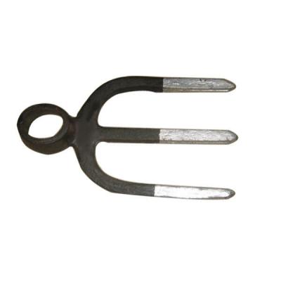 China Forged Three Tines Garden Hoe Rake 150x260mm Oval Hole Eye Farming Digging Fork for sale