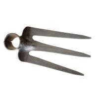 China 3 Tines Round Hole Eye Metal Fork Hoe Digging Garden Hoe 130x230mm 500g for sale