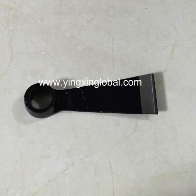 China Carbon Steel Forged Garden Hoe 350g Digging Cutting Tool with Oval Eye Hole for sale