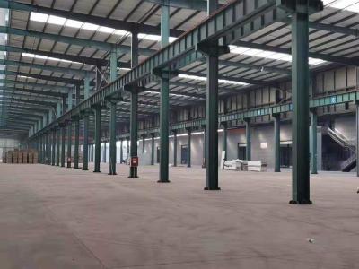 China Prefabricated Steel Structure Warehouse 50 sqm Lightweight Fast Build Aluminum Alloy Window for sale