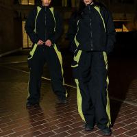 China Wind Resistance  Zip Up Jacket Jogger Set Mens Nylon Tracksuit Set For Spring Season for sale