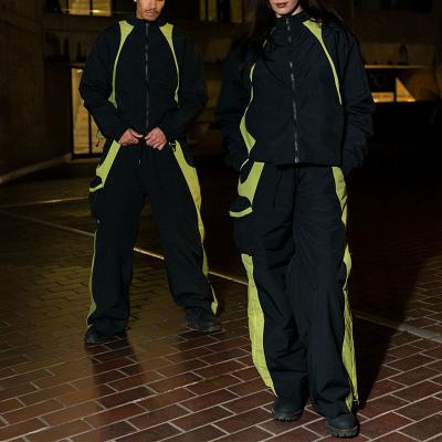China Wind Resistance  Zip Up Jacket Jogger Set Mens Nylon Tracksuit Set For Spring Season for sale