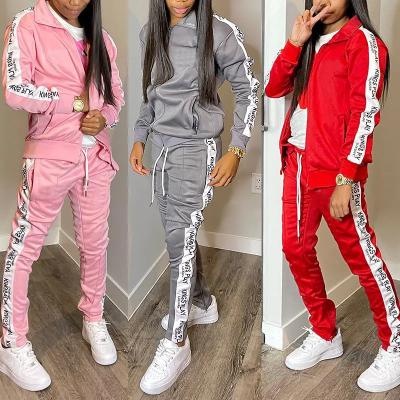 China Nylon Zip Up Women Jogging Set Stacked Flared Sweatpants Sweatsuit Set Anti Pilling for sale