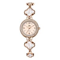 China Durable Stylish Casual Quartz Watch Featuring Anti Scratch Glass and Lightweight Silicone Band Perfect for Everyday Wear for sale