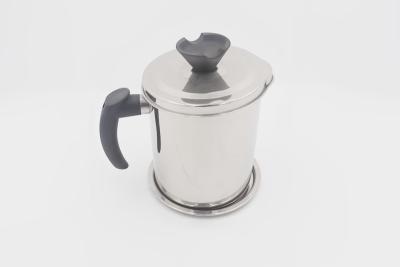 China Stainless Steel 1.3L Grease Strainer Pot with Lid and Handle for Kitchen Oil Filtration for sale